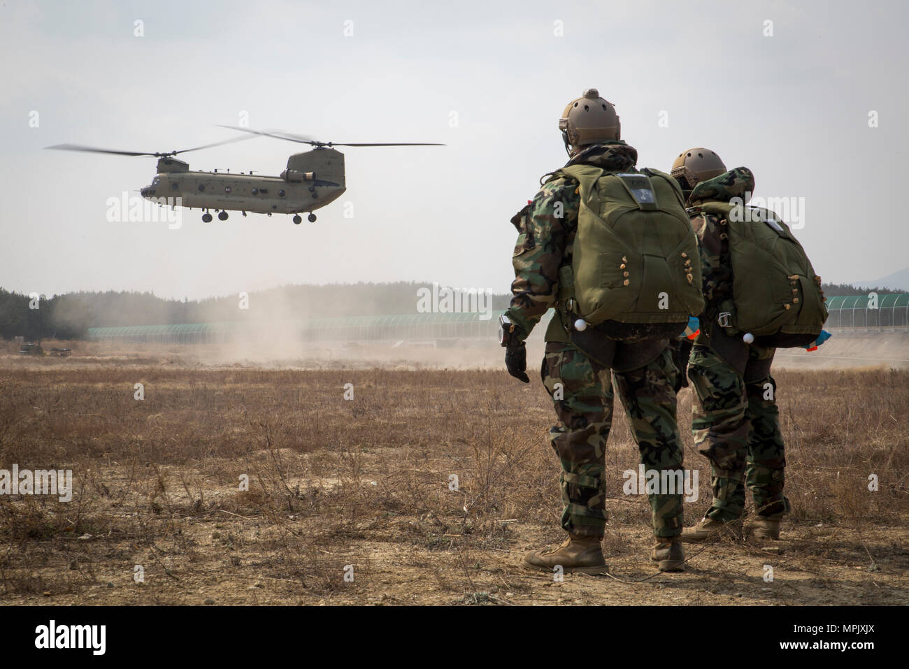 Marines with 3d Reconnaissance Battalion, 3rd Marine Division, III ...