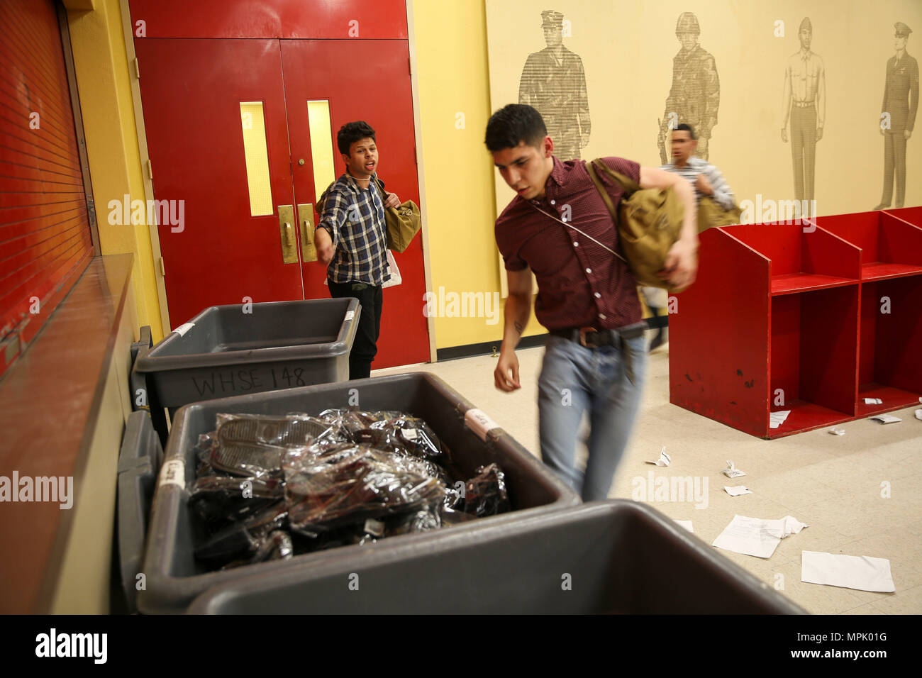 Receiving new shoes hi-res stock photography and images - Alamy