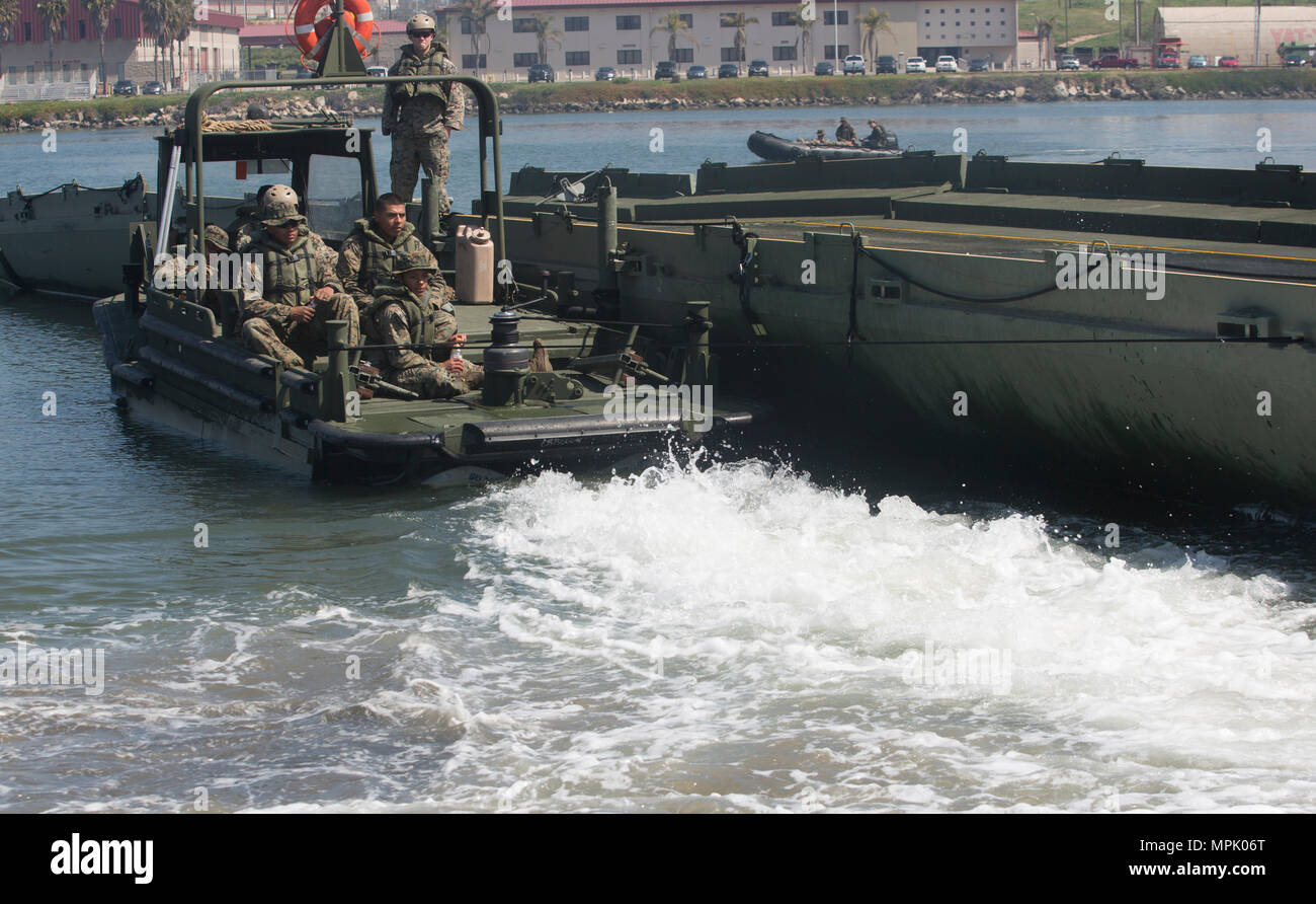 U.S. Marines with 1st Light Armored Reconnaissance Battalion (1st LAR ...
