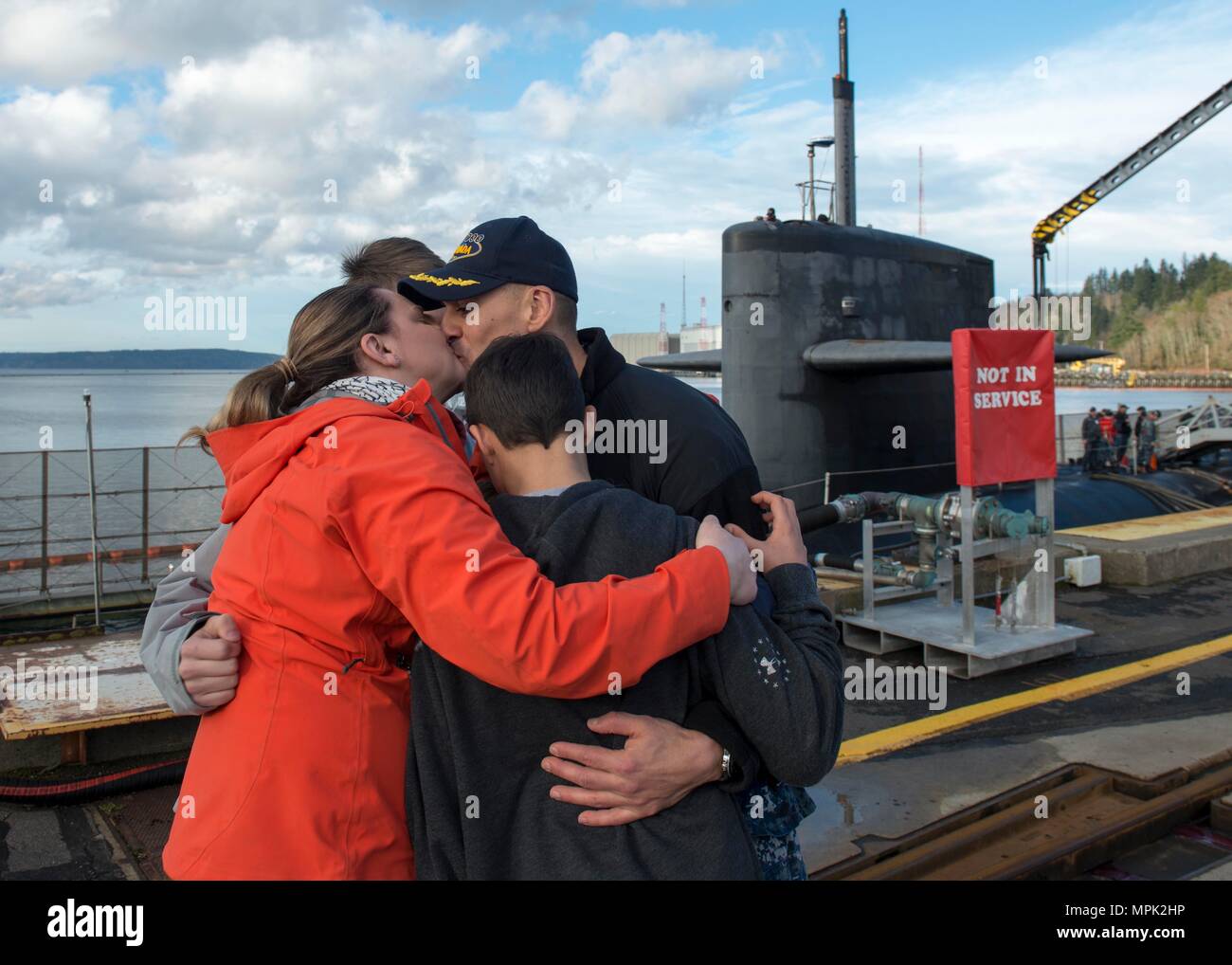 The commanding officer of the Gold crew aboard the Ohio-class ballistic ...