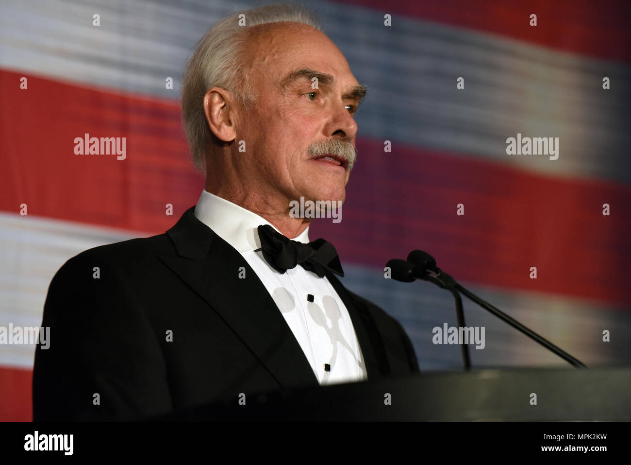 Rocky Bleier, Vietnam Veteran and Super Bowl Champion, addresses the ...
