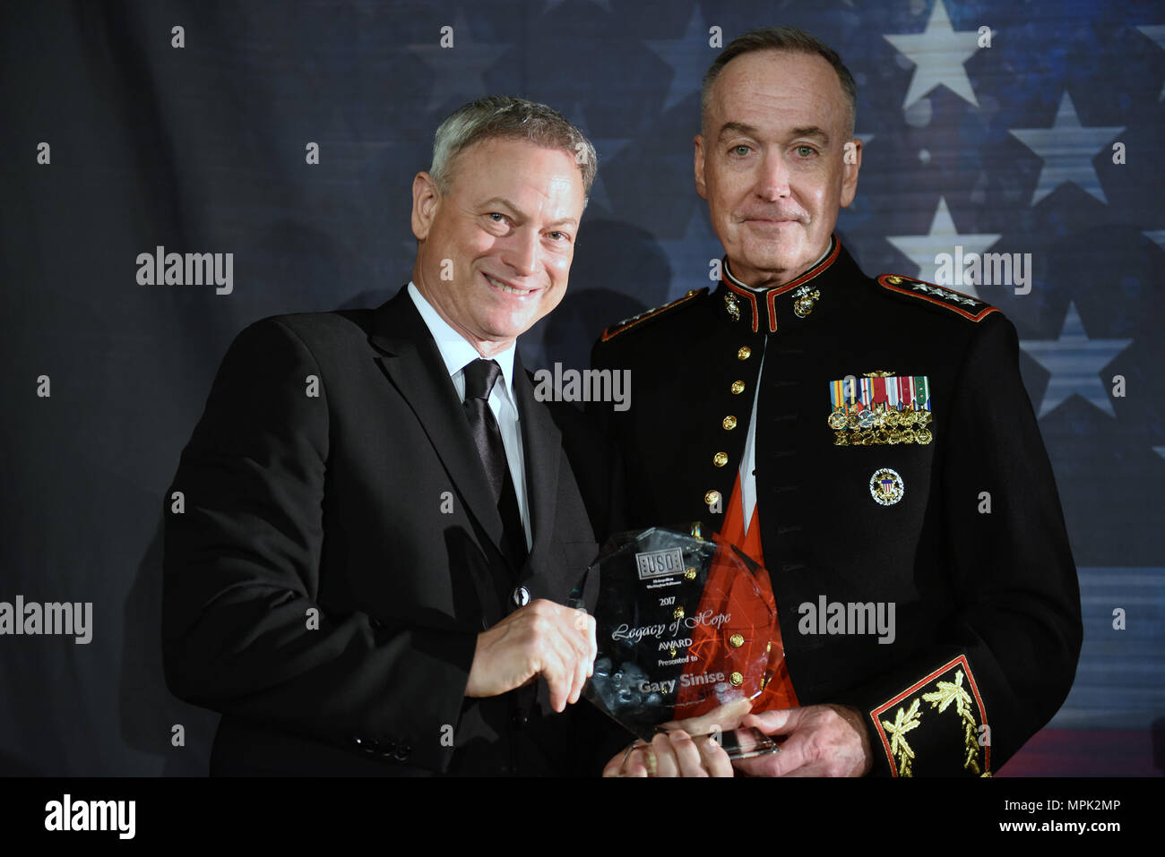 Marine Gen. Joseph Dunford, right, chairman of the Joint Chiefs of ...