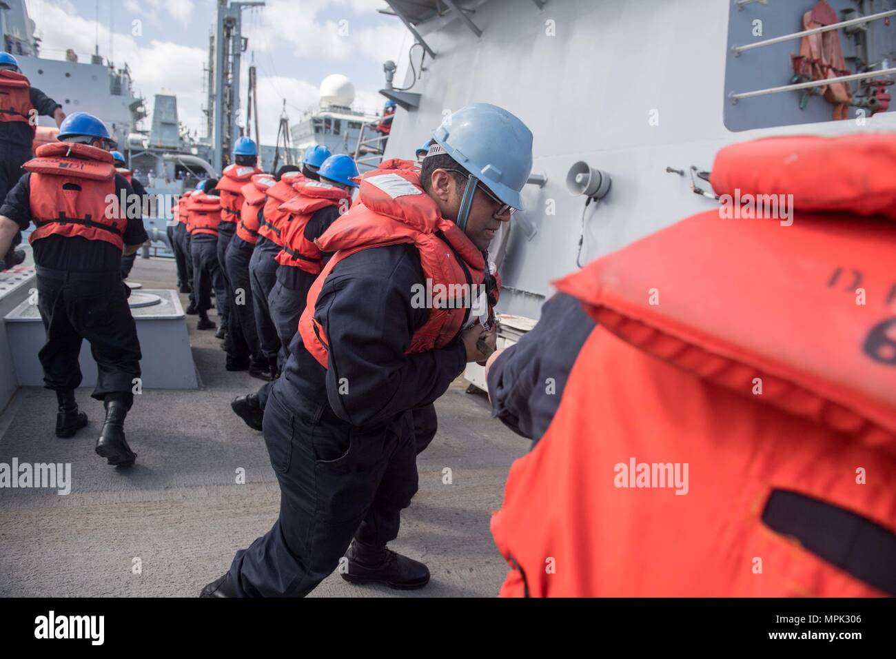 170314-N-ZY039-079 U.S. 5TH FLEET AREA OF OPERATIONS (Mar. 14, 2017 ...