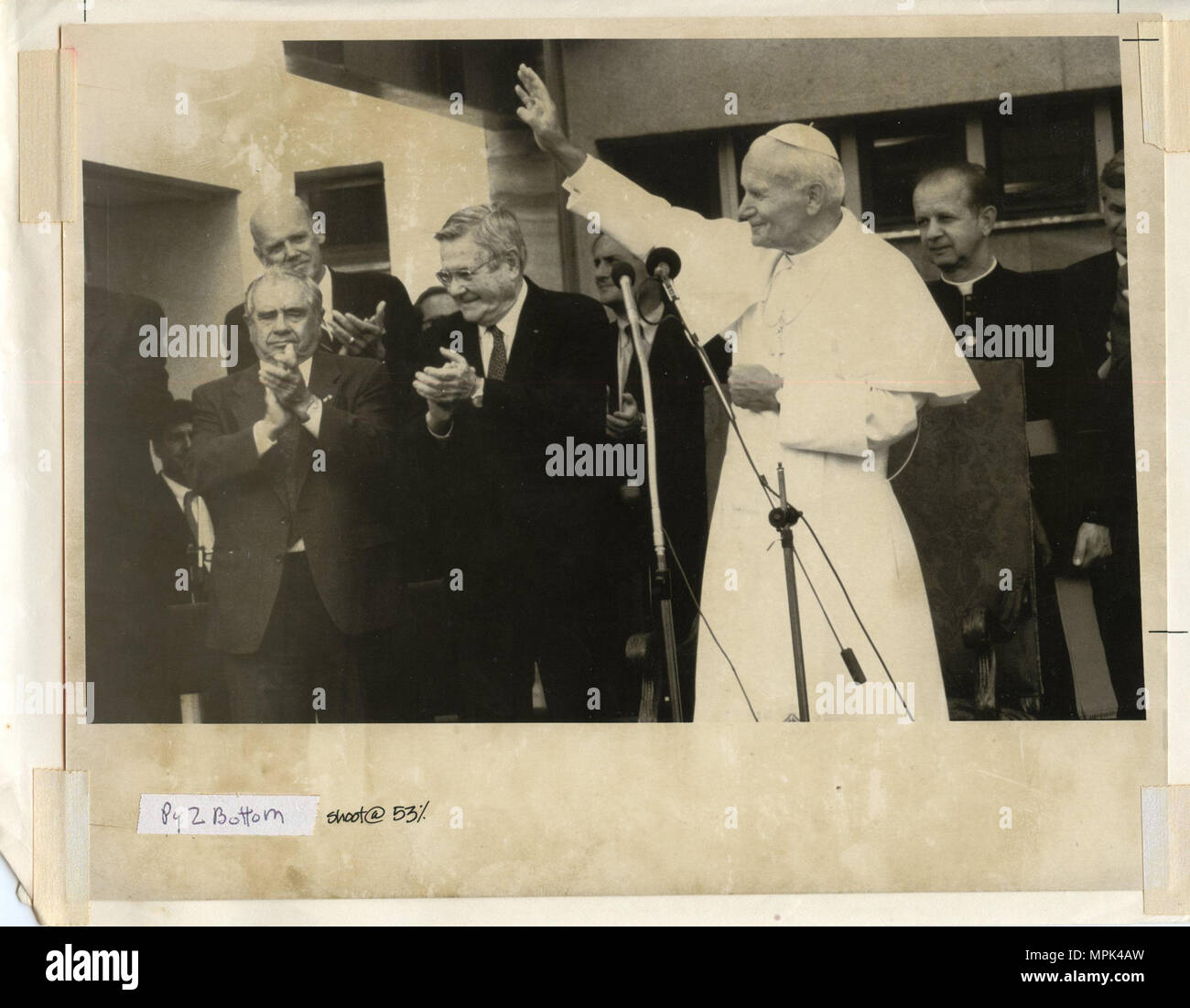Pope speaking hi-res stock photography and images - Alamy