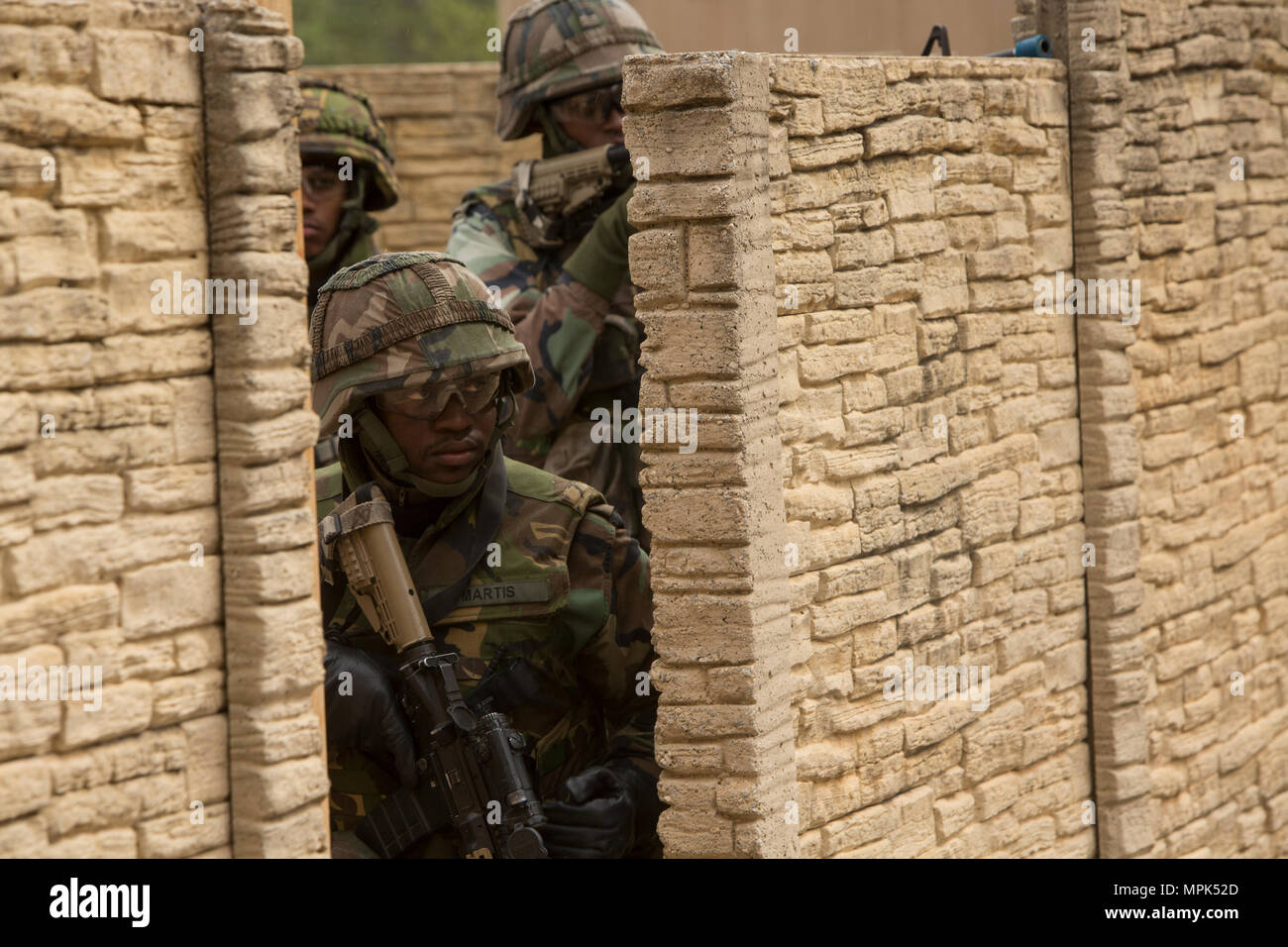 Royal Netherlands Marines with the Dutch Caribbean Forces conduct a ...