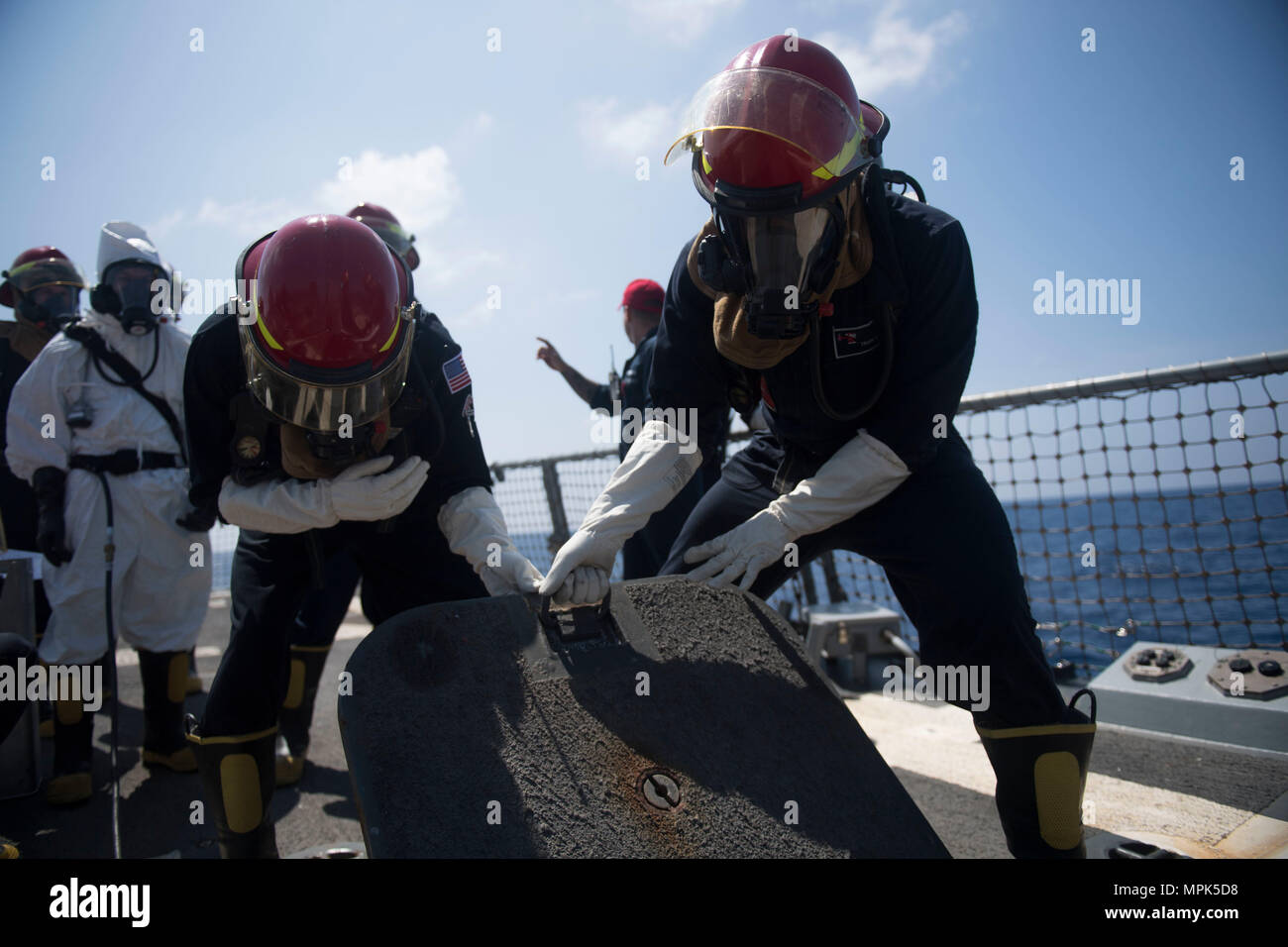 Open hatch bulk carrier hi-res stock photography and images - Alamy