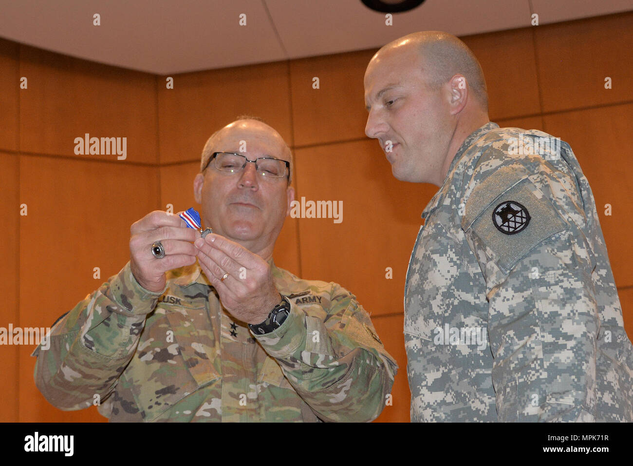 354th military police company hi-res stock photography and images - Alamy