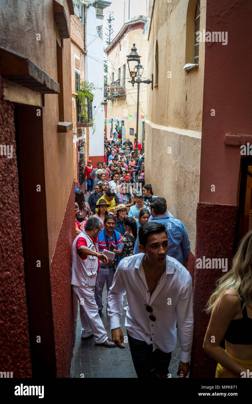 Callejon del beso guanajuato hi-res stock photography and images - Alamy