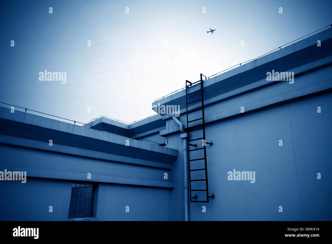 High reach equipment hi-res stock photography and images - Alamy