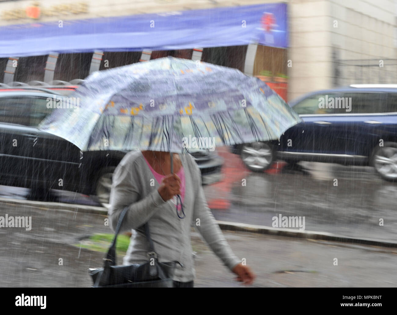 House design for heavy rain hi-res stock photography and images - Alamy