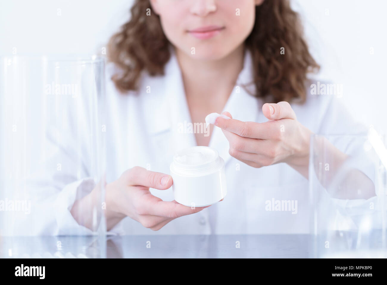 Face beaker hi-res stock photography and images - Alamy