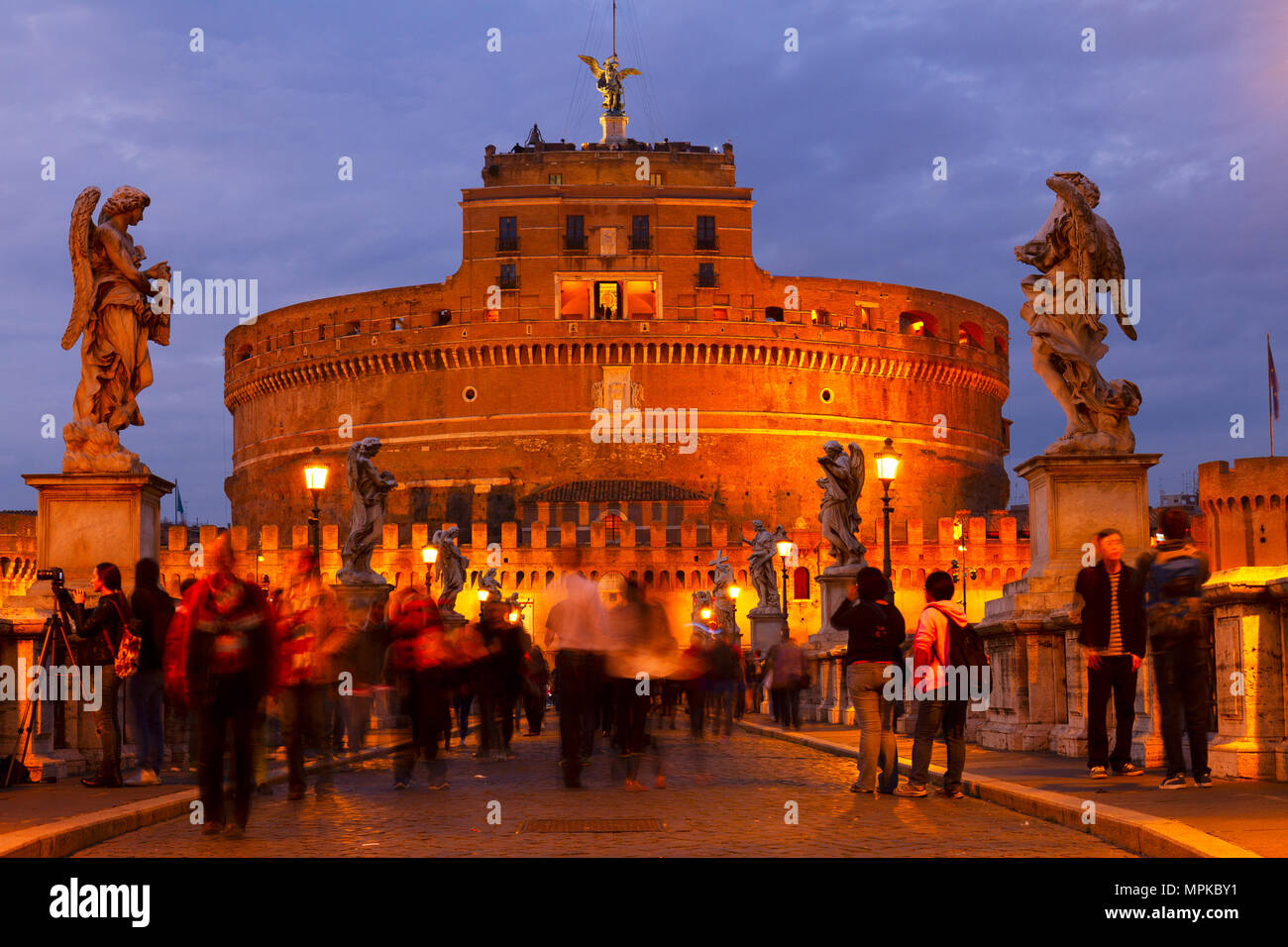 Castel st angelo at night rome hi-res stock photography and images - Alamy