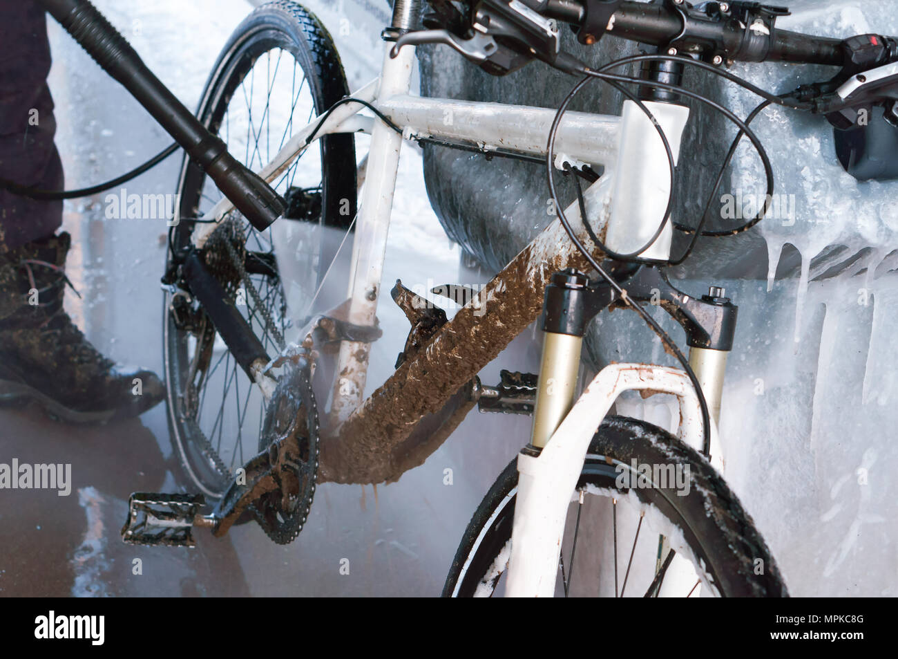 white bike is dirty with dirt, dirty white bike, wash white bike from ...