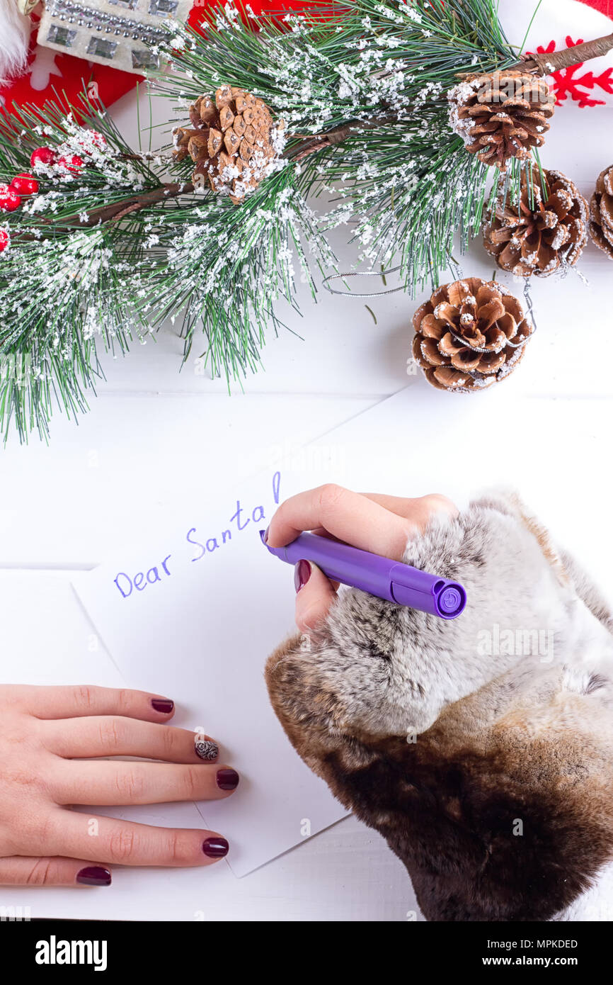 Hand cuffs hands hi-res stock photography and images - Alamy