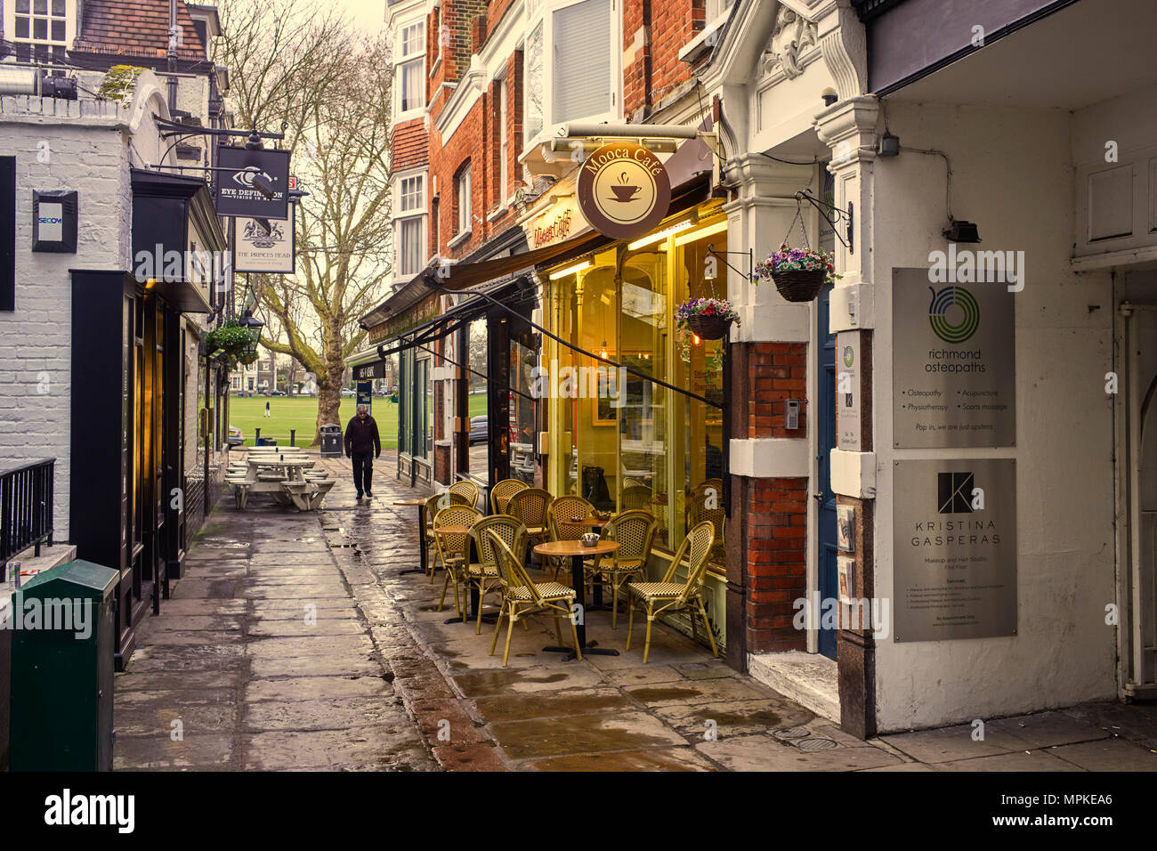 Shops and cafes in Golden Court in Richmond upon Thames, Surrey Stock ...