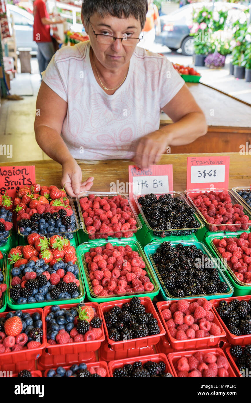 Stall stalls booth market greengrocer hi-res stock photography and ...