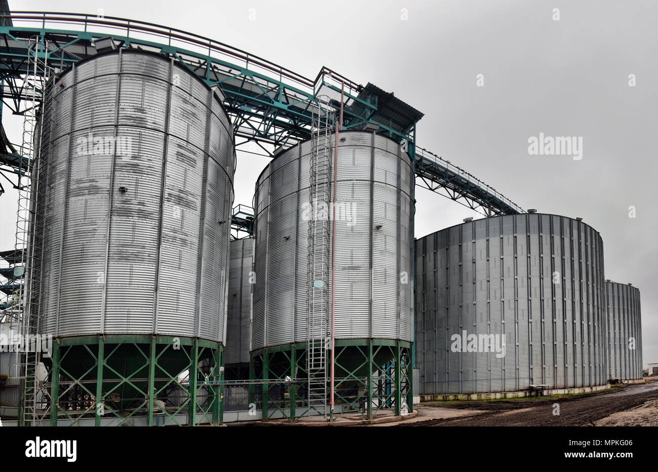 Agricultural Silo - Building Exterior, Storage and drying of grains ...