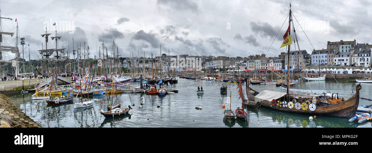 Maritime festival in douarnenez hi-res stock photography and images - Alamy
