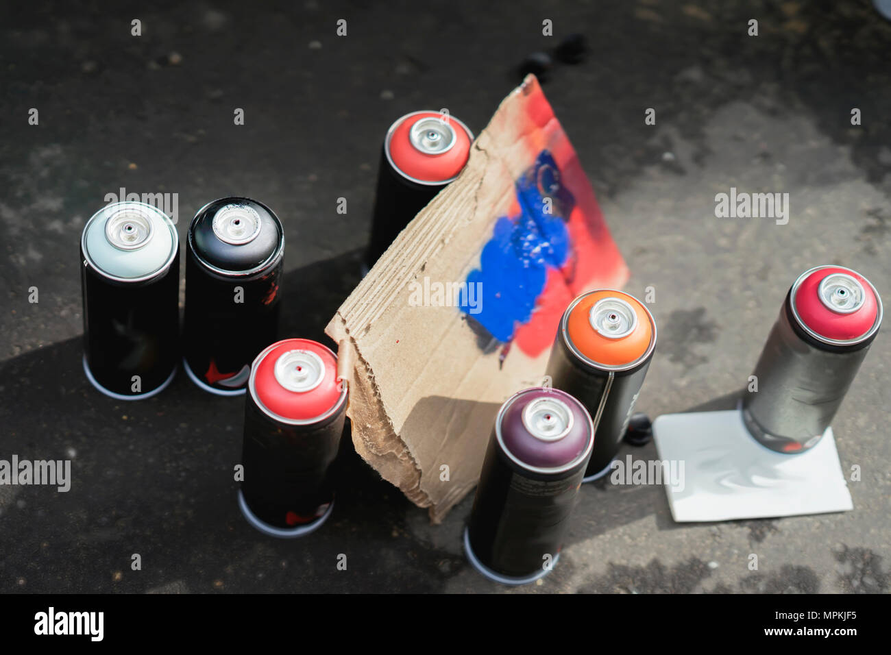 Aerosol cans hi-res stock photography and images - Alamy