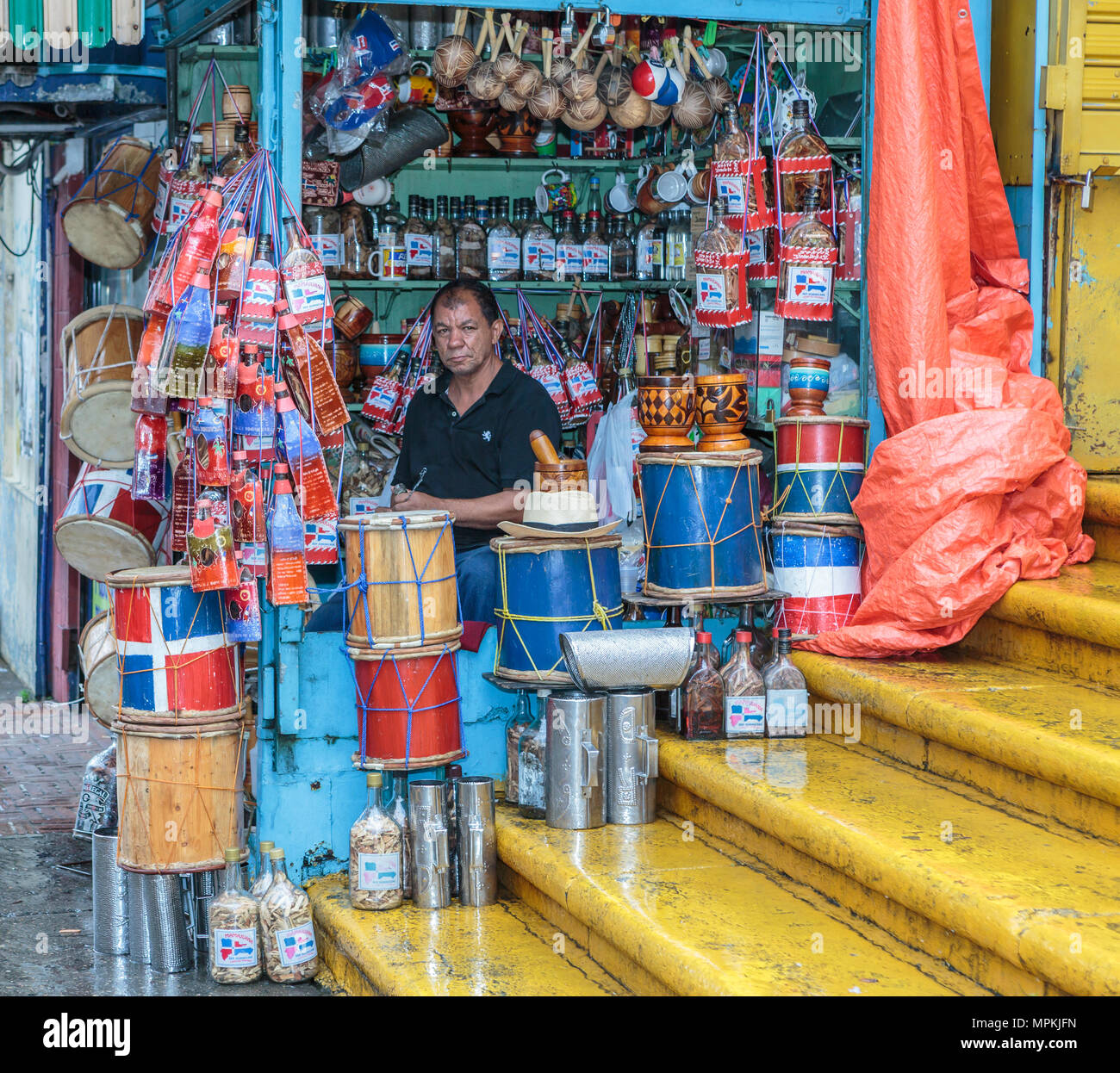 Dominican street hi-res stock photography and images - Alamy