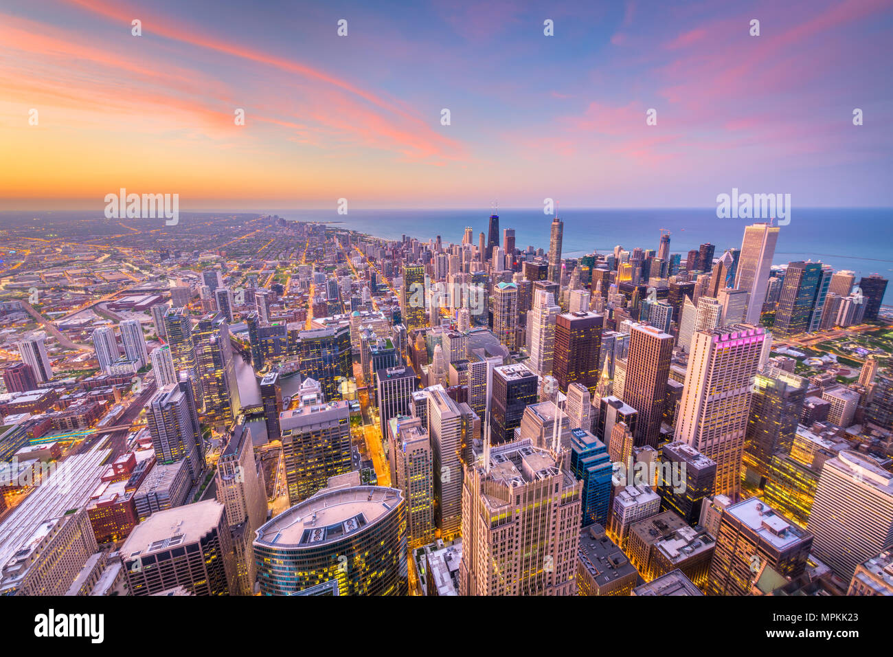 Downtown chicago miracle mile hi-res stock photography and images - Alamy