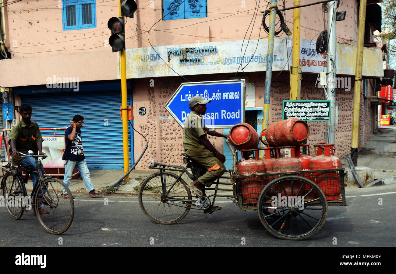 Gas cylinders hi-res stock photography and images - Alamy