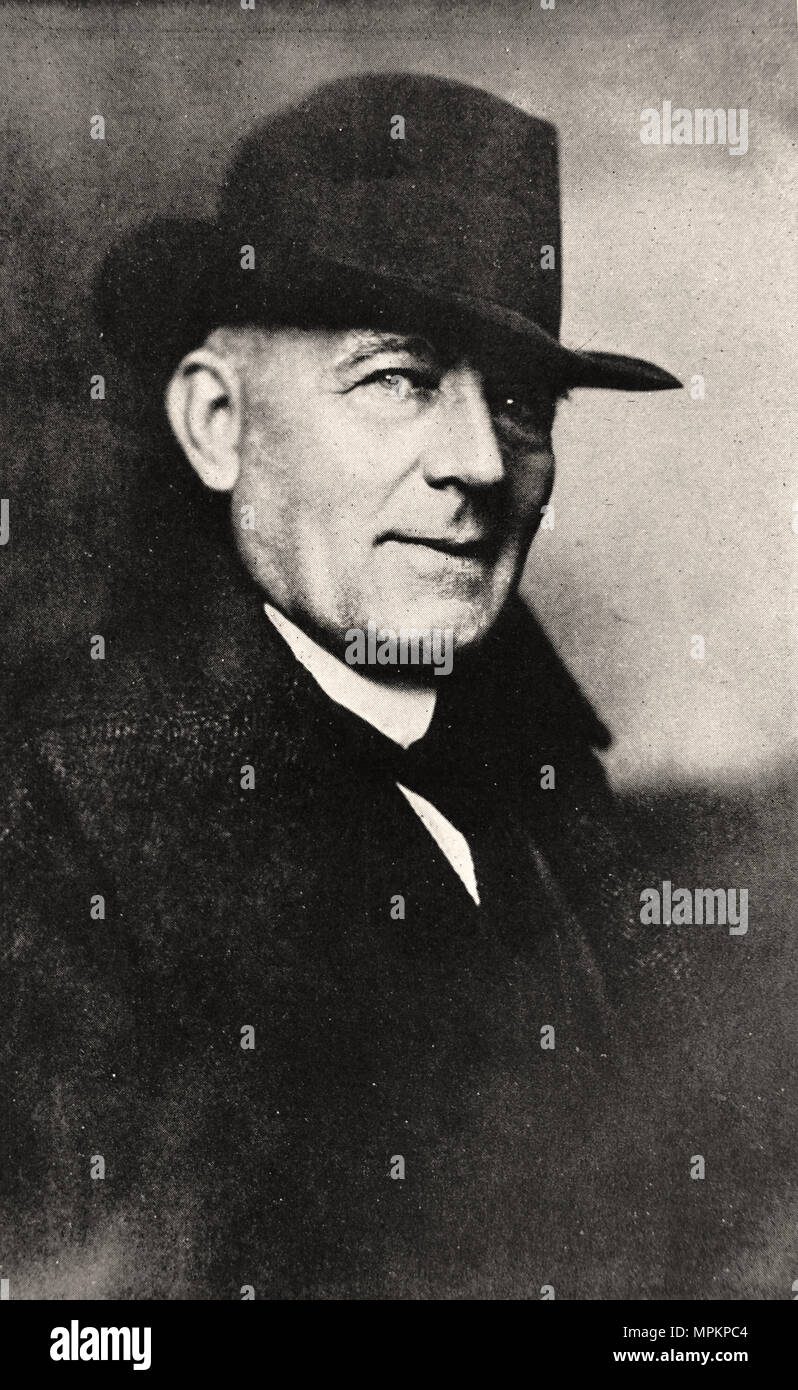 Photo of Magician Harry Kellar. From “Miracle Mongers and Their Methods ...