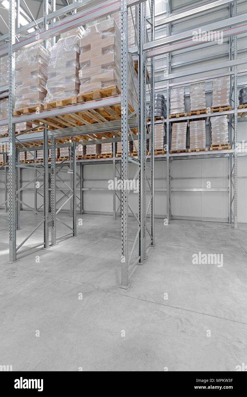 Distribution center warehouse storage pallet racking system hi-res ...