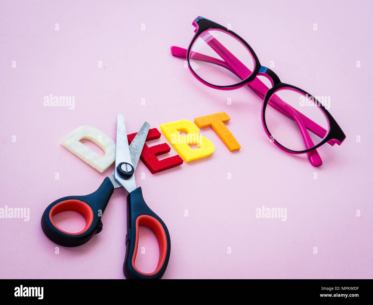 Scissor glasses hi-res stock photography and images - Alamy