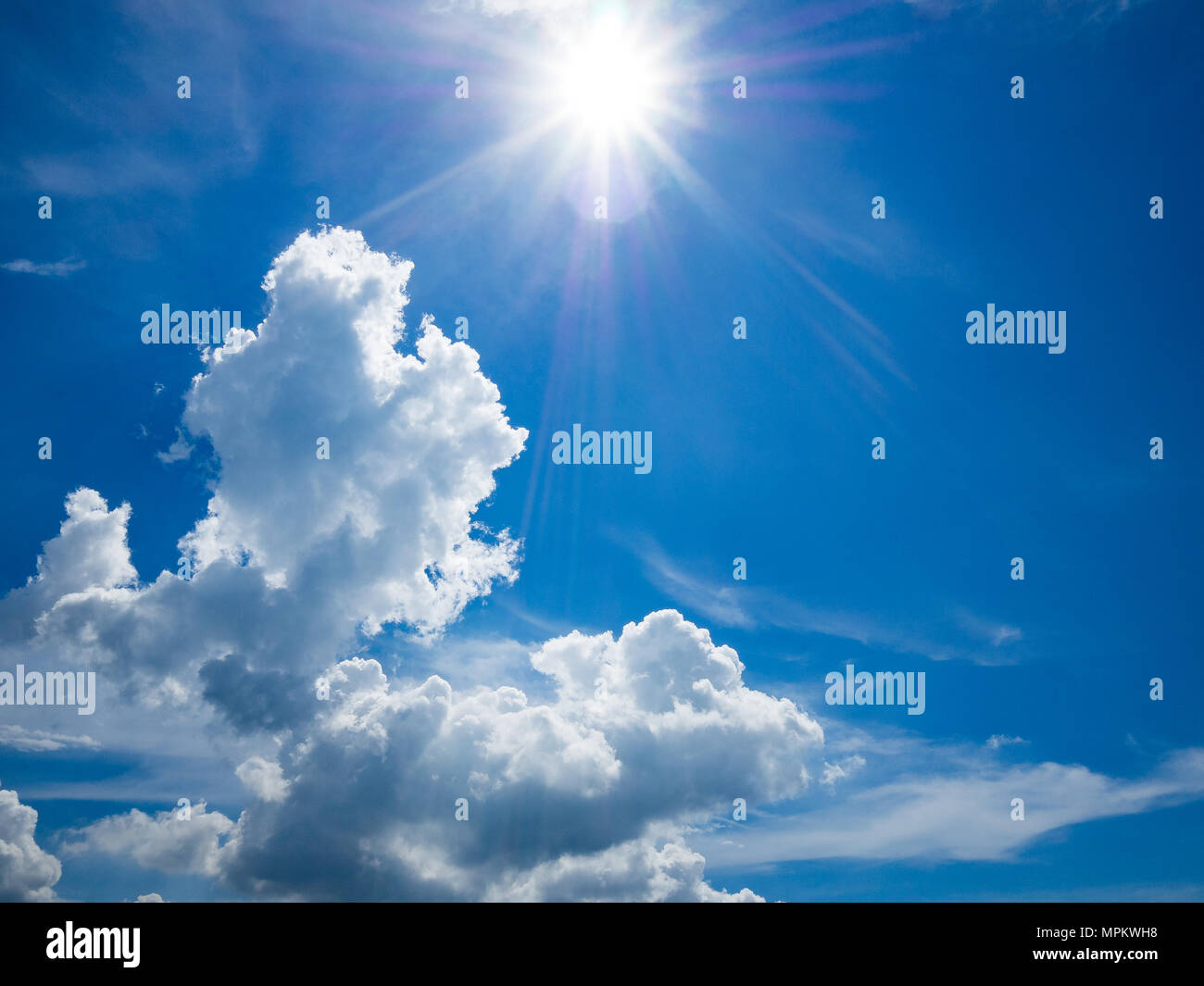White clous hi-res stock photography and images - Alamy