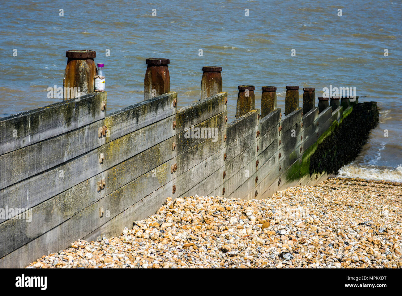 Breakwater left hi-res stock photography and images - Alamy