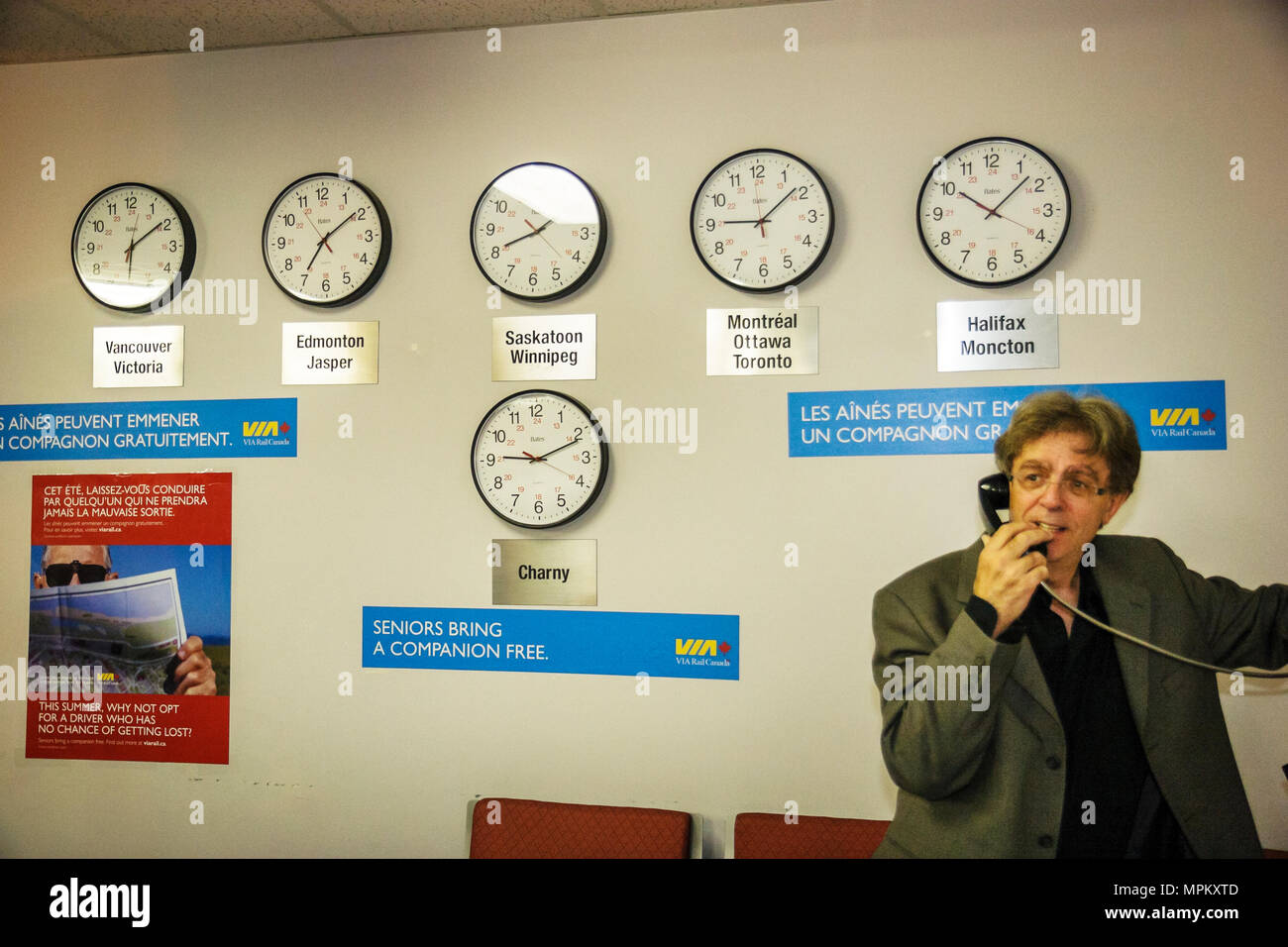 Time zones clocks hi-res stock photography and images - Alamy