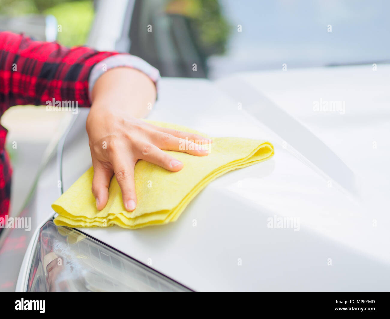 Cleaning white car hi-res stock photography and images - Alamy