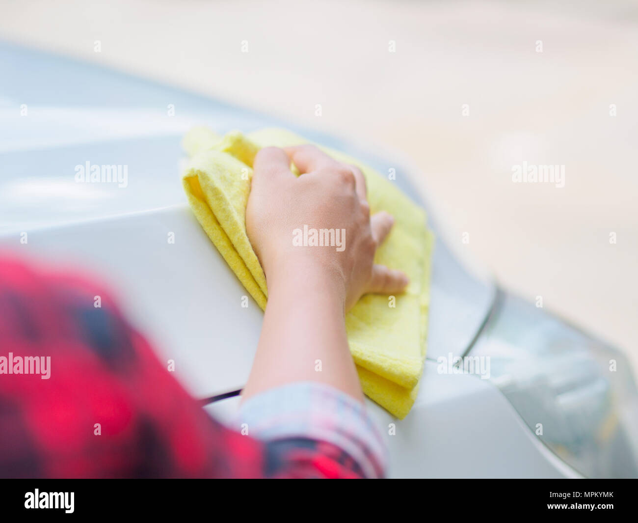 Cleaning white car hi-res stock photography and images - Alamy
