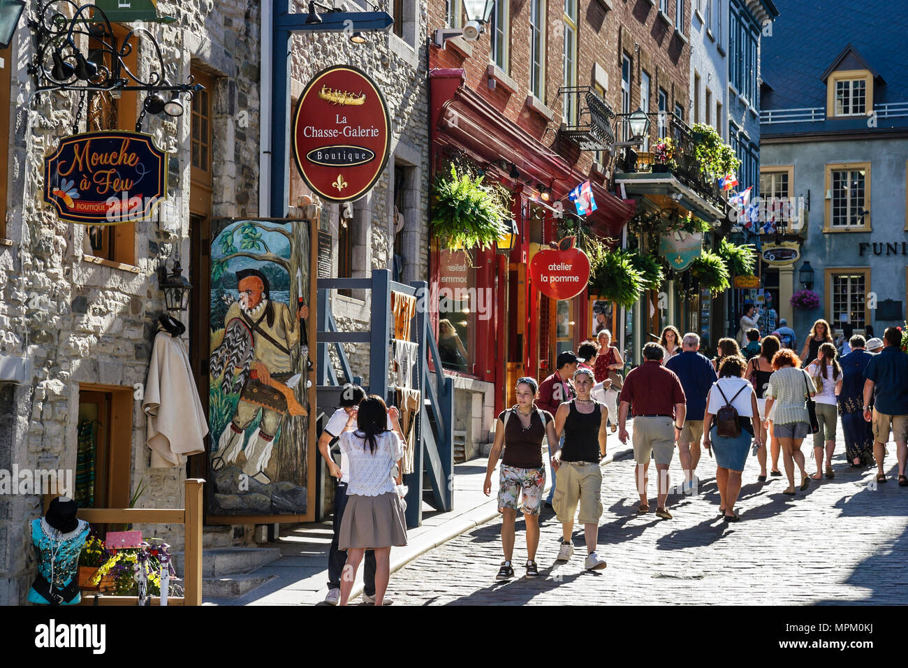 Canadian souvenir shop hi-res stock photography and images - Alamy