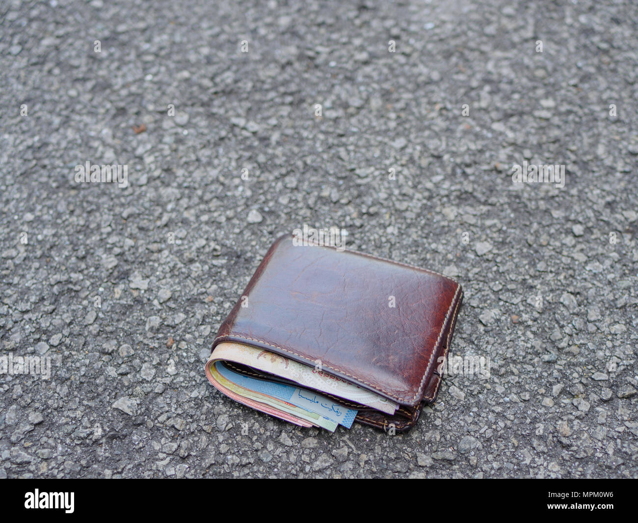 Money drop hi-res stock photography and images - Alamy
