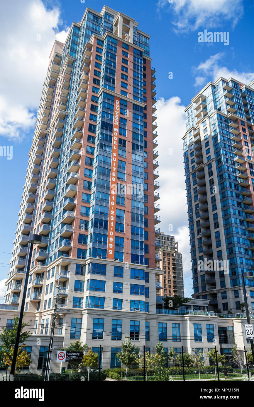 High Rise Apartment Building Canada Stock Photos & High Rise Apartment ...