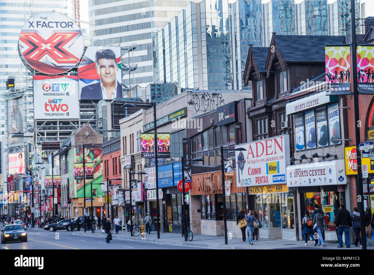Yonge st downtown hi-res stock photography and images - Alamy
