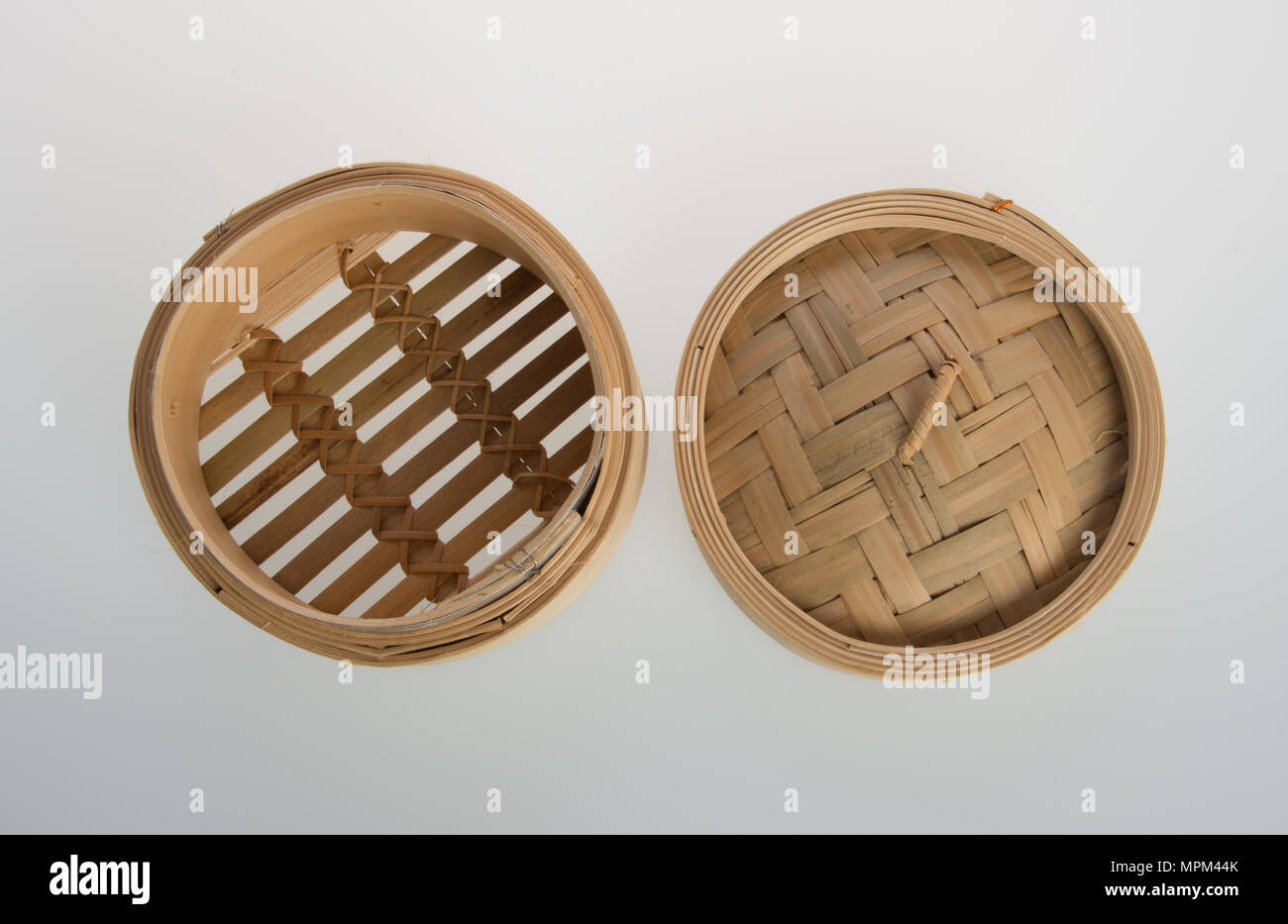 Chinese Bamboo Steamed or Bamboo Steamed for dimsum on background Stock ...