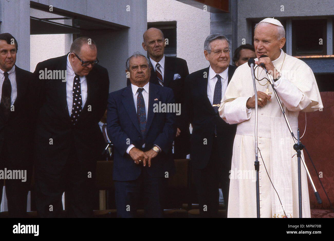 YOU HAVE A GROUP OF MEN STANDING ON THE PODIUM WITH THE POPE PAUL Stock ...