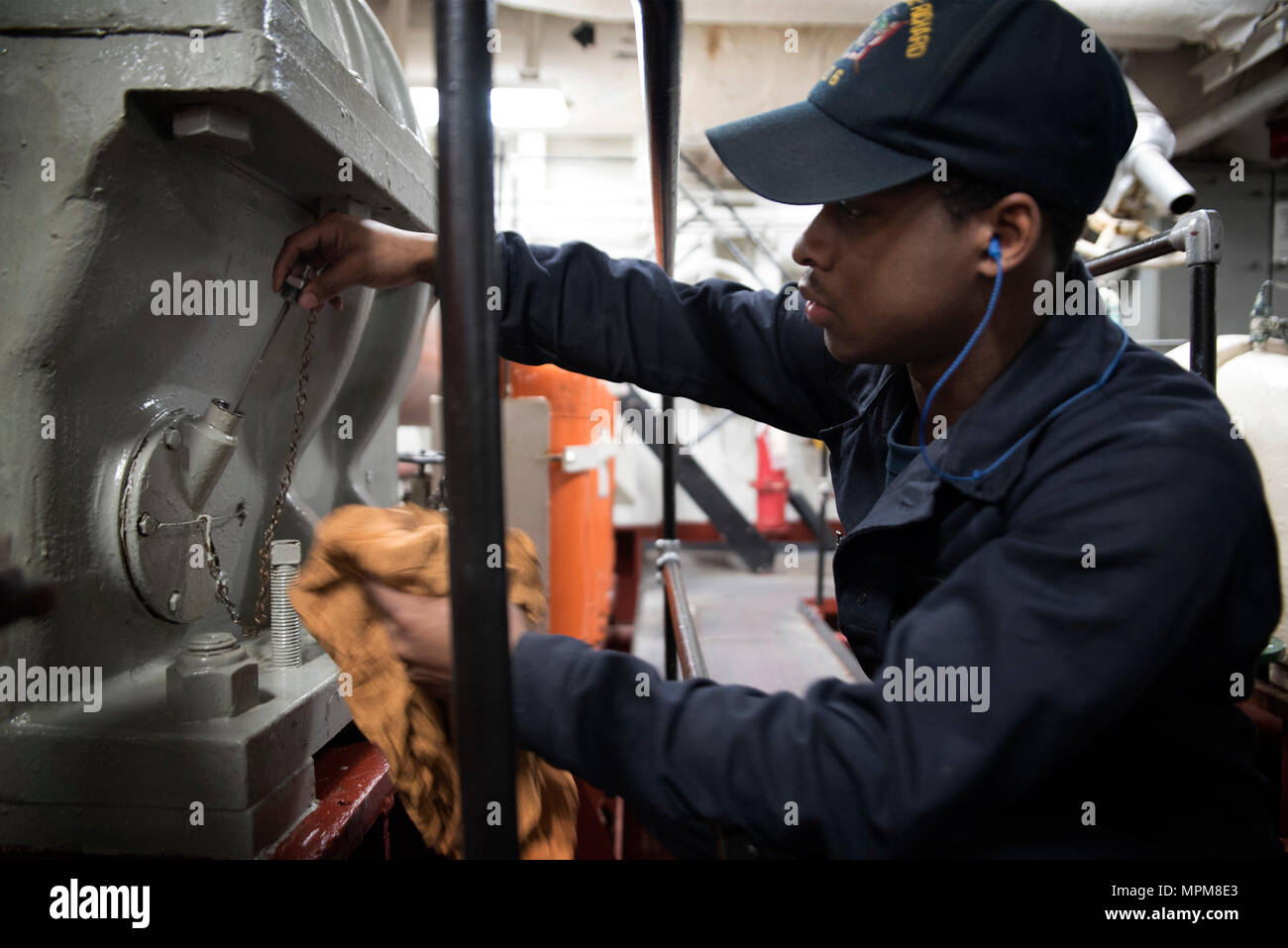 170326-N-WF272-010 PHILIPPINE SEA (March 26, 2017) Machinist's Mate ...