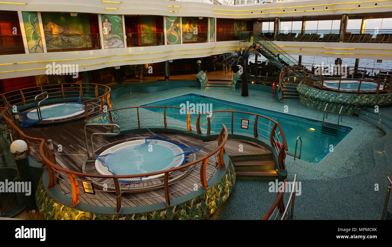 Swimming pool on Cruise ship Stock Photo - Alamy