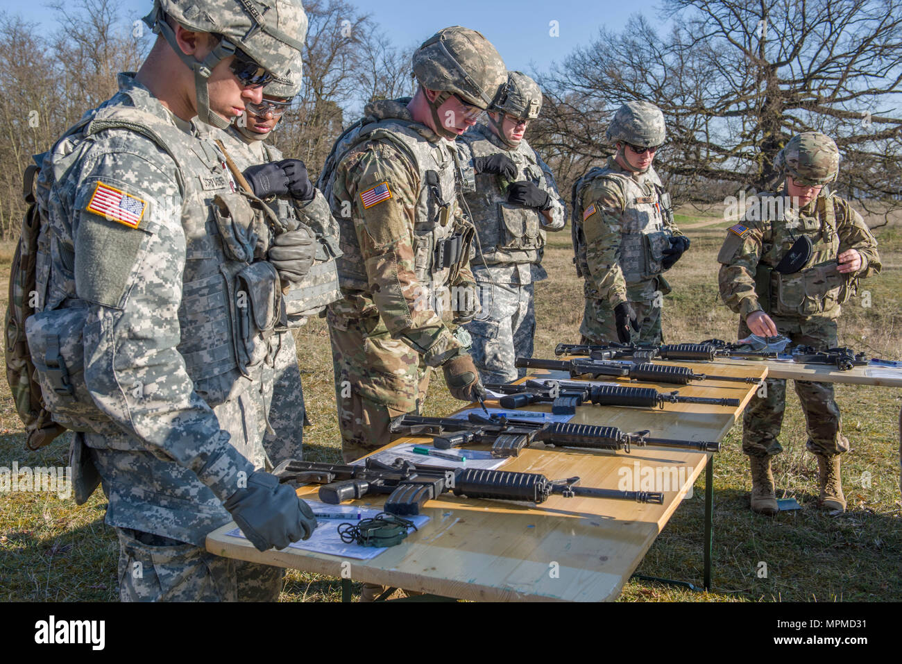 Soldiers assigned to 24th Military Intelligence Battalion, 66th ...