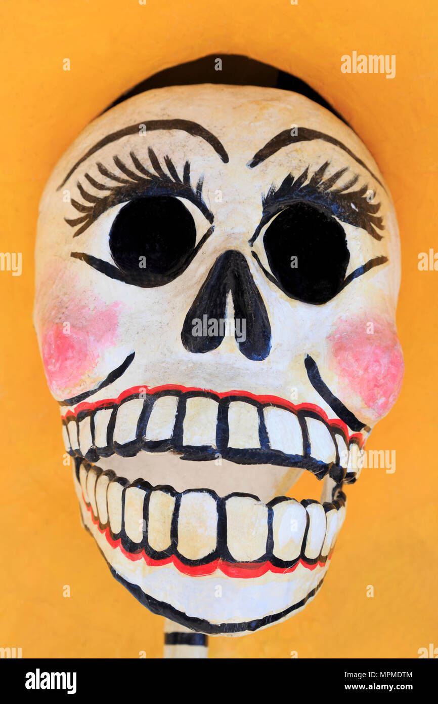 Dead skeleton hi-res stock photography and images - Alamy