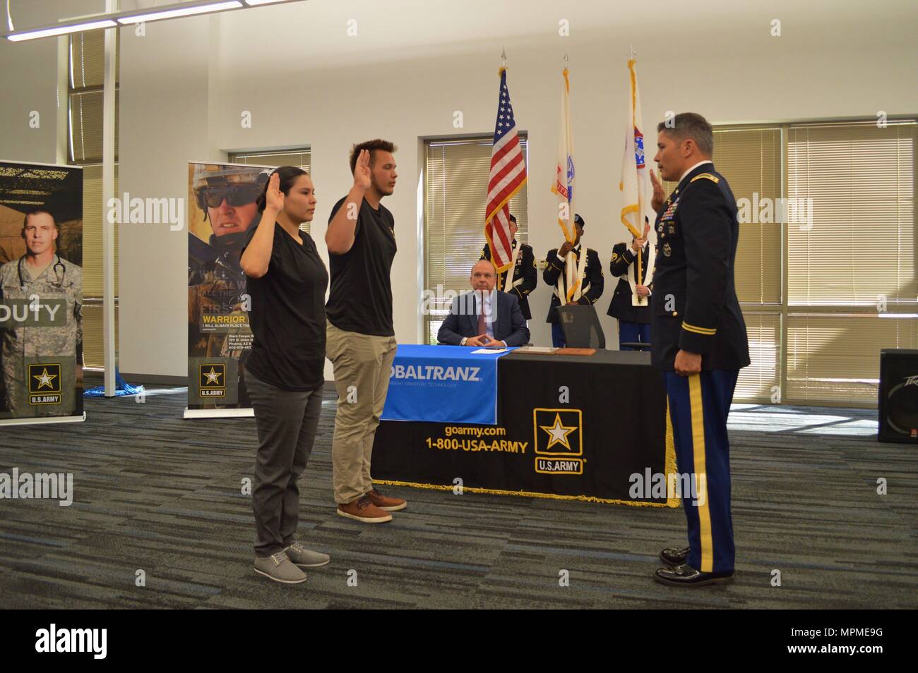 Lt Col David Clukey Right Commander Phoenix Recruiting Battalion