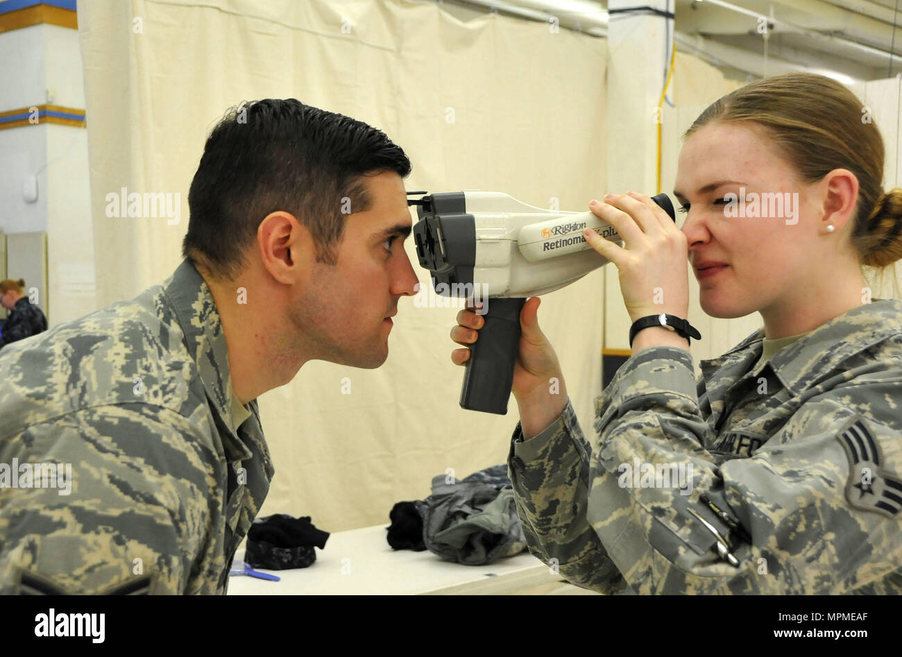 Retinal scanner hi-res stock photography and images - Alamy