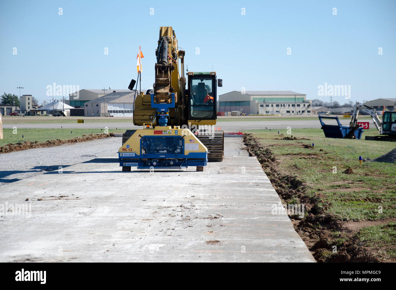 Construction equipment with suction devices that can lift concrete ...