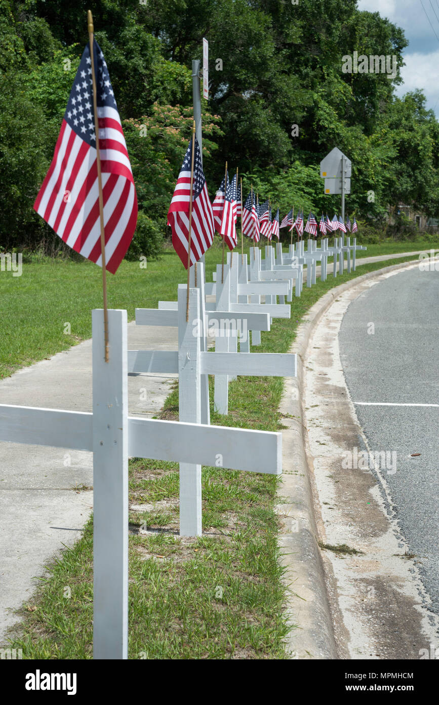 Memorial Day crosses to honor those who have served in the U.S ...