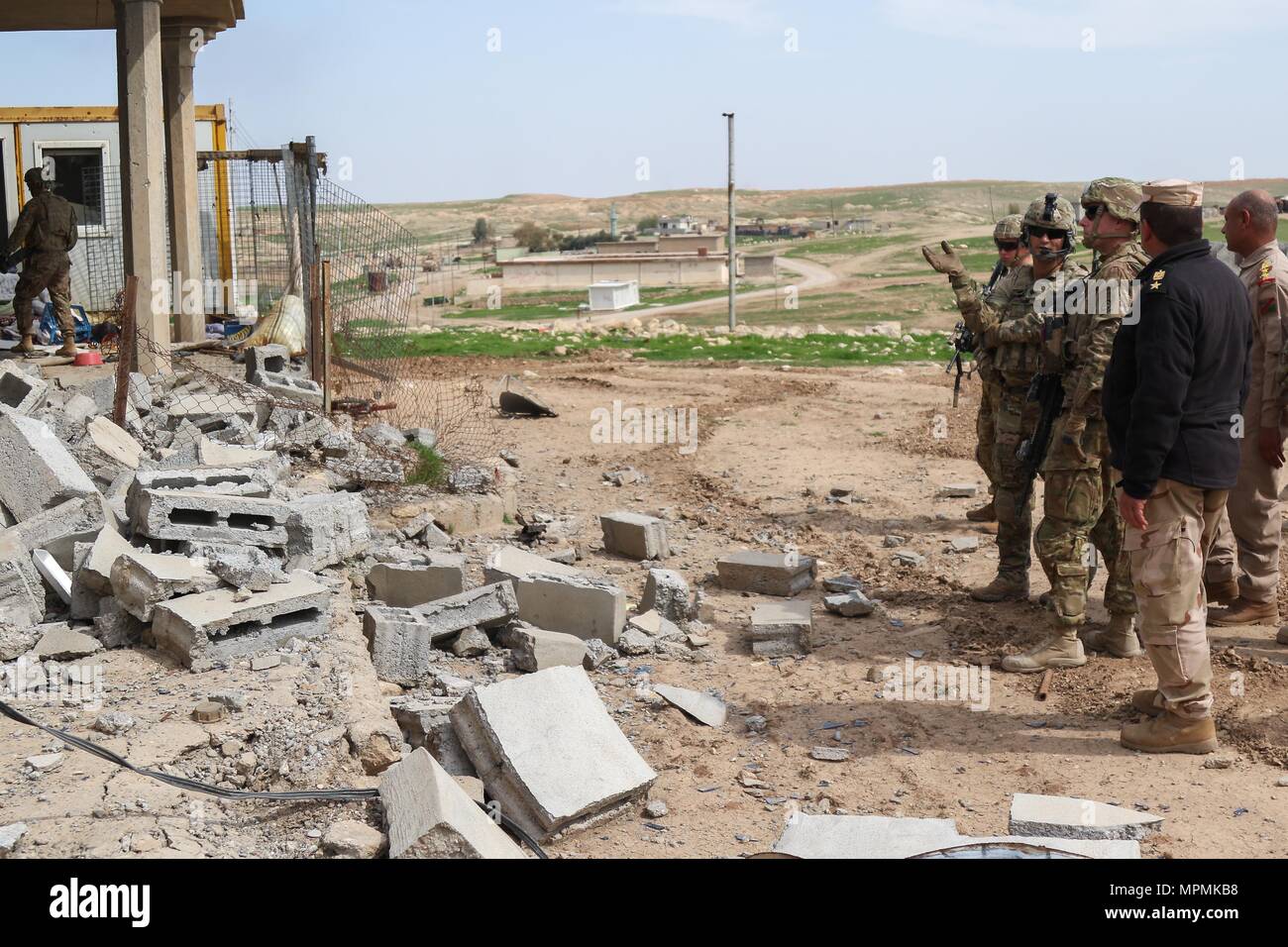 Iraqi army soldiers paratroopers hi-res stock photography and images ...