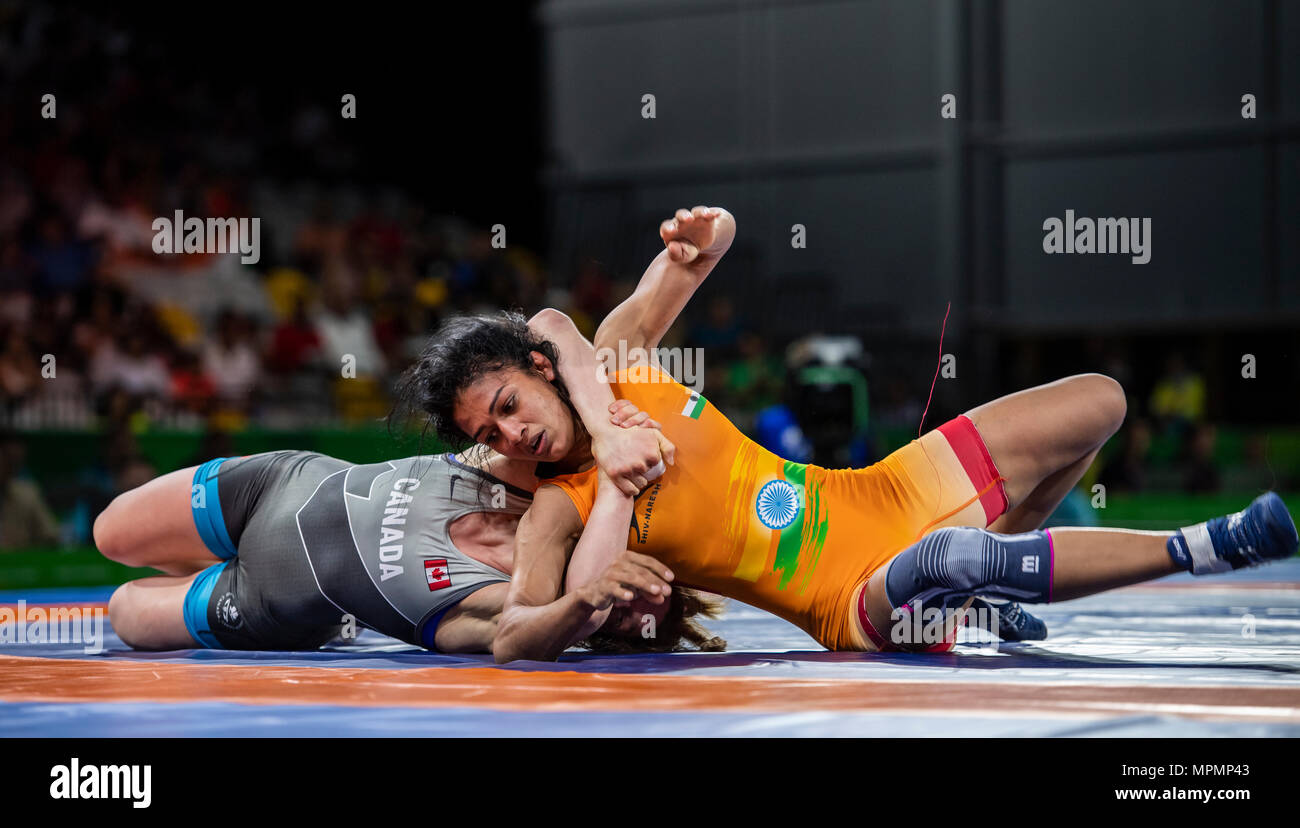 GOLD COAST, AUSTRALIA - APRIL 12: Babita Kumari v Diana Weicker ...
